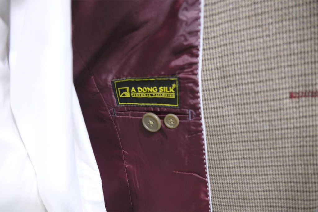 HOW TO CHOOSE A LINING FOR YOUR BESPOKE SUIT - A DONG SILK I Hoi An ...